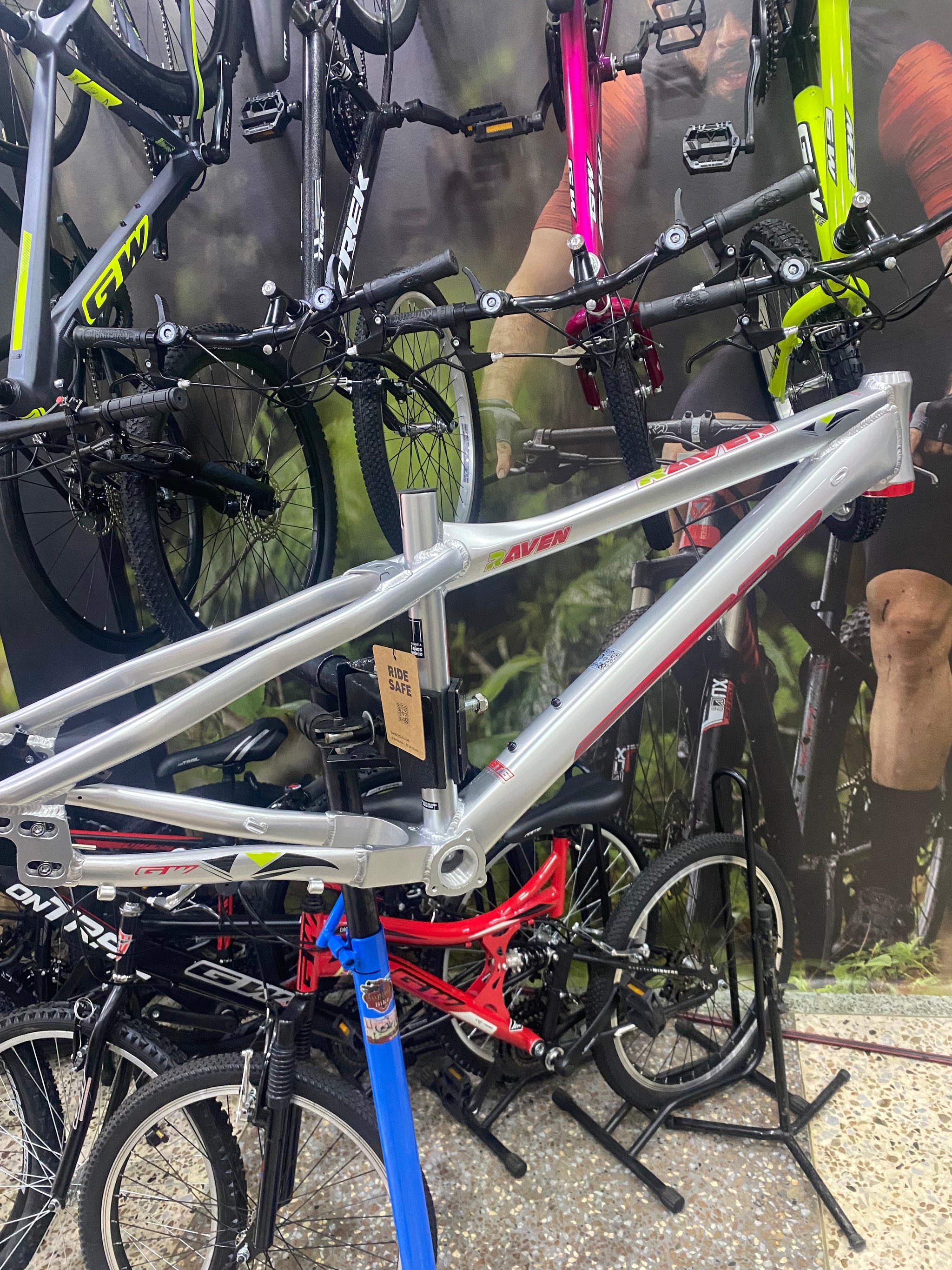 Marco Cuadro Gw Raven 26 – Ciclo Omar